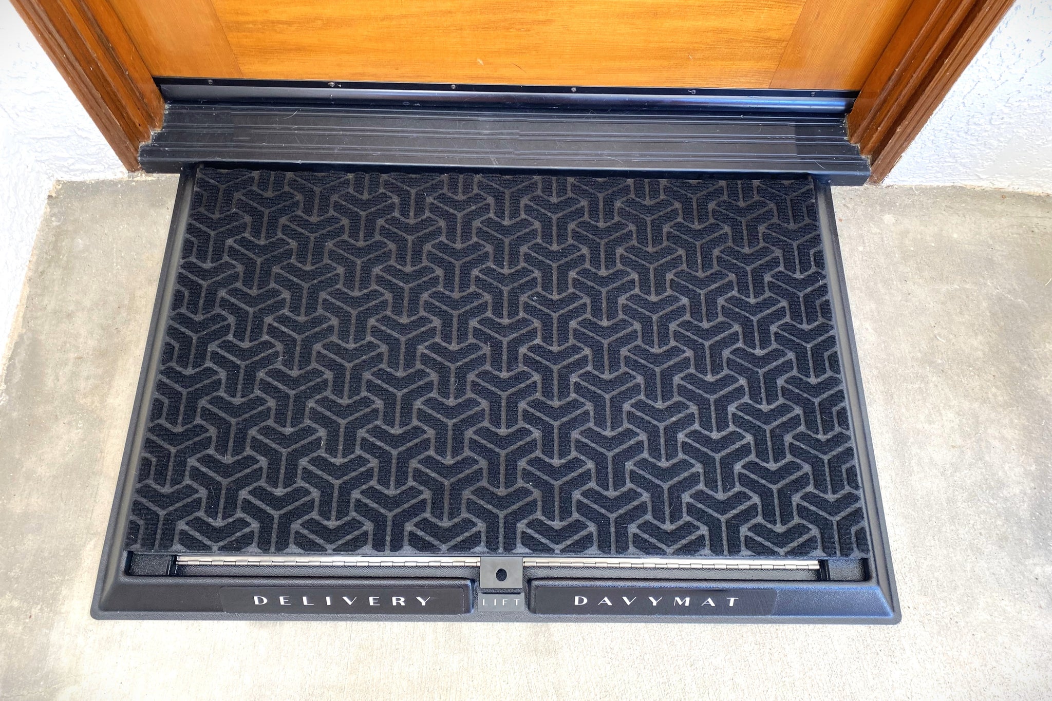 Black Geo Mat – Davymat